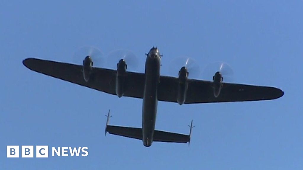 Lancaster bomber flies above Cardiff for RAF celebration