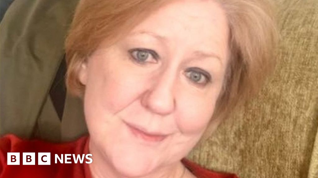 Coronavirus: Stories of self-isolation - BBC News