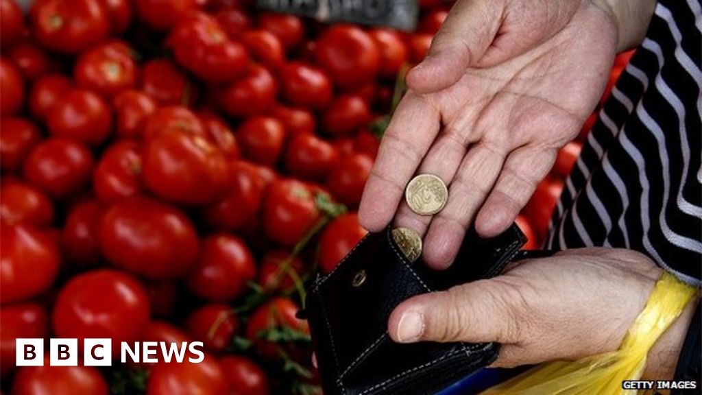 Greece 'back in serious recession' despite rescue - BBC News