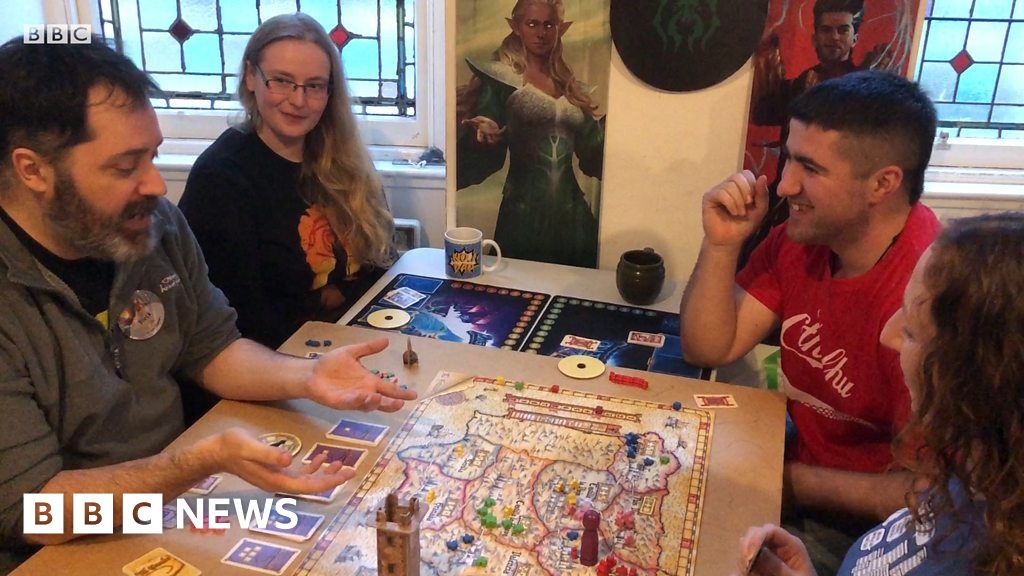 'Gaming has made me a lot more open' - BBC News