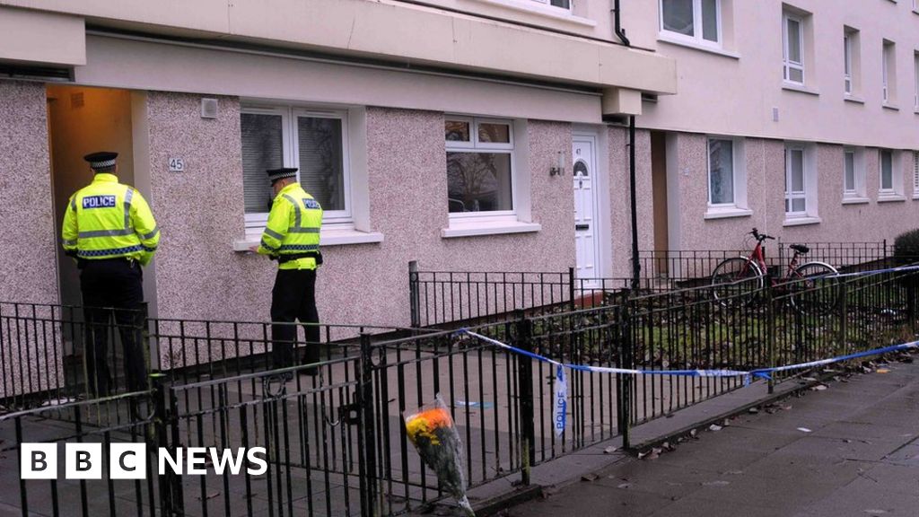 Death of woman in Maryhill not suspicious, say police - BBC News
