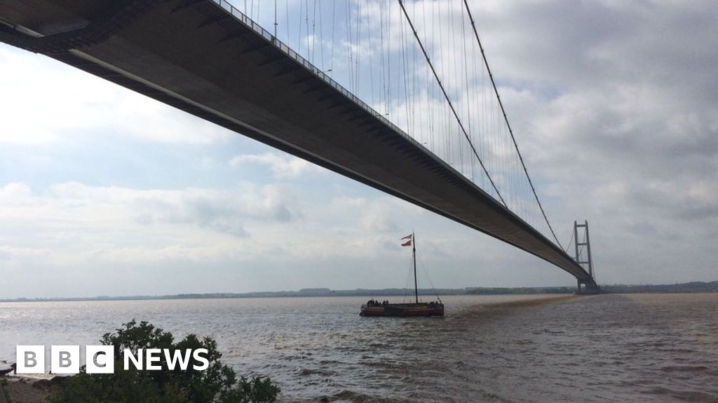 Humber Bridge: Traffic fears over plan to scrap toll booths - BBC News
