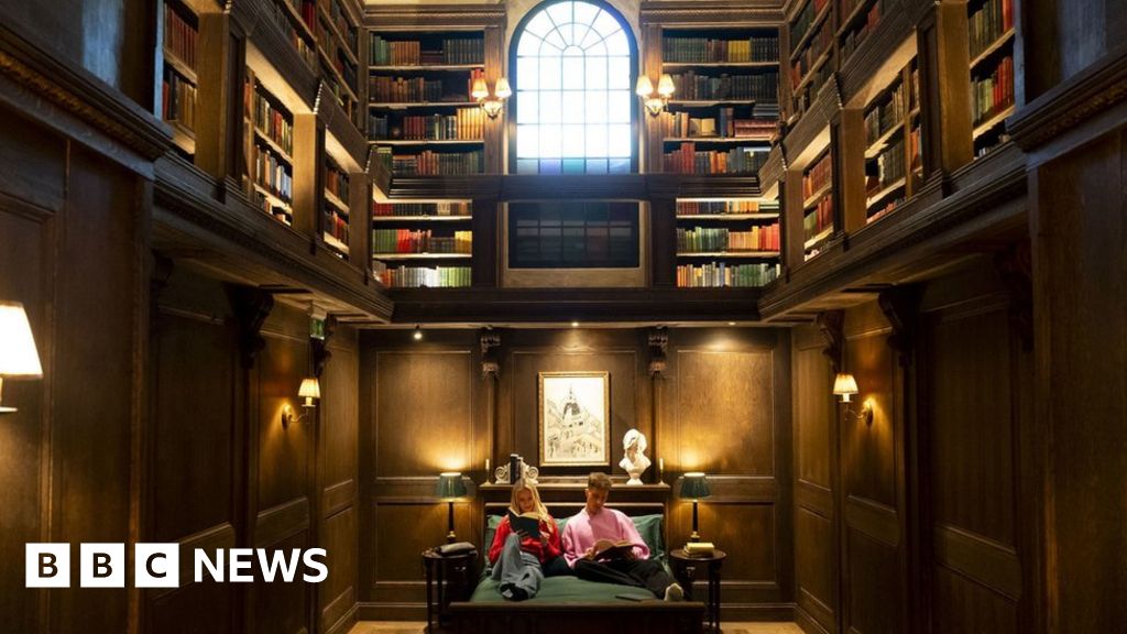 St Paul's Cathedral secret library to allow £7 overnight stay - BBC News