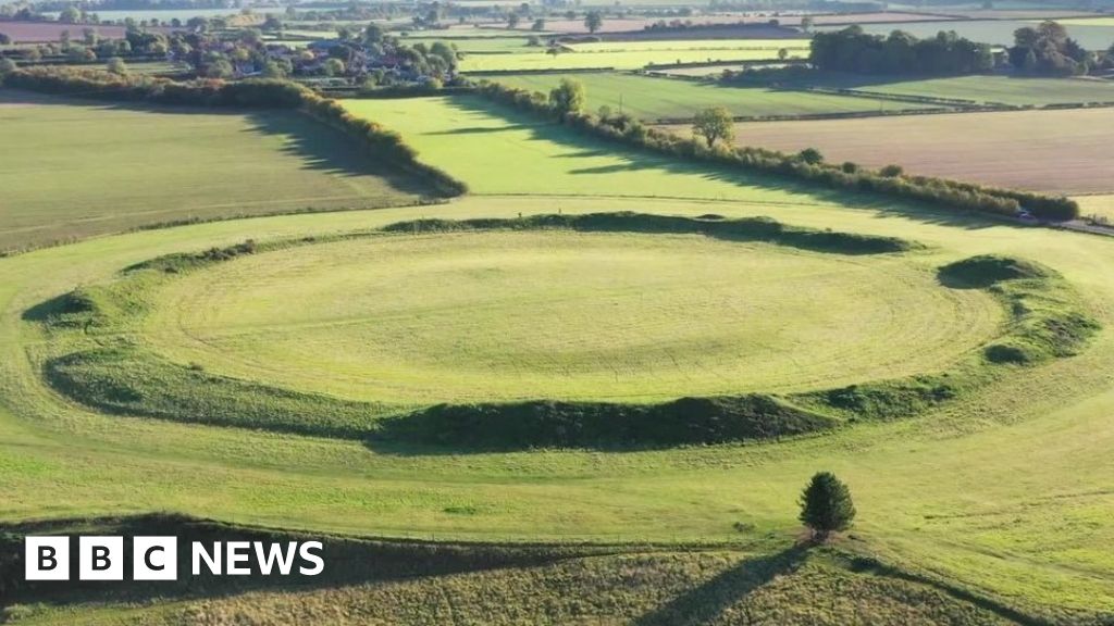 Thornborough Henges unlock Yorkshire's ancient past - BBC News