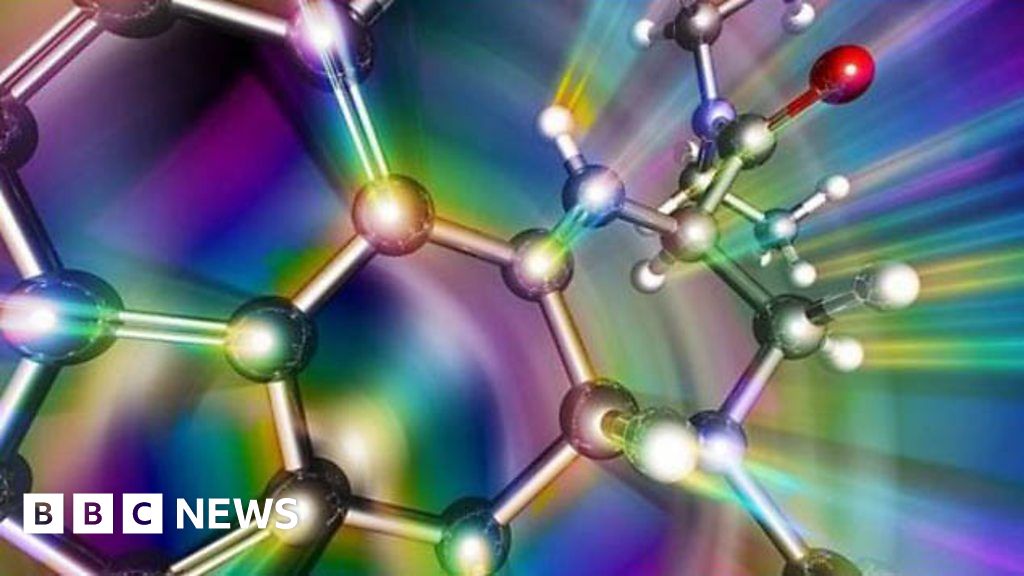 What happens in your brain when you take LSD? - BBC News