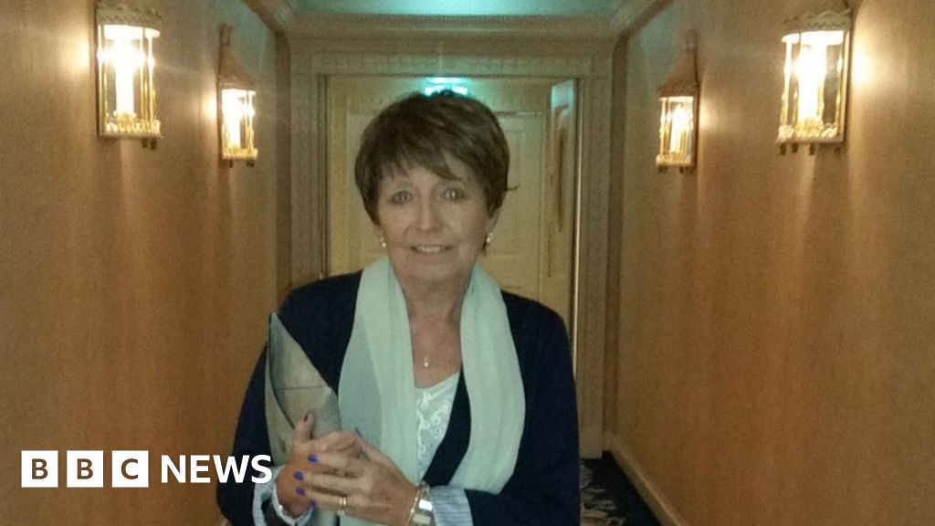 'I sold my house to fund cancer treatment in Germany' - BBC News