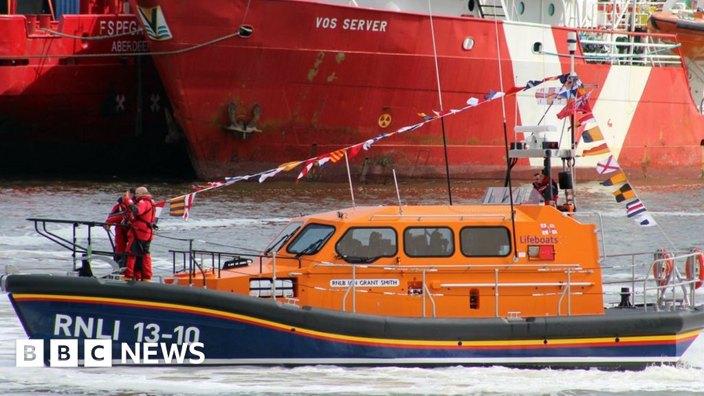 New Shannon class water jet lifeboat arrives at RNLI Montrose station ...