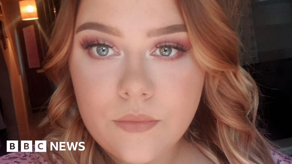 Hull Fair: Woman flung from ride 'lucky to be alive' - BBC News