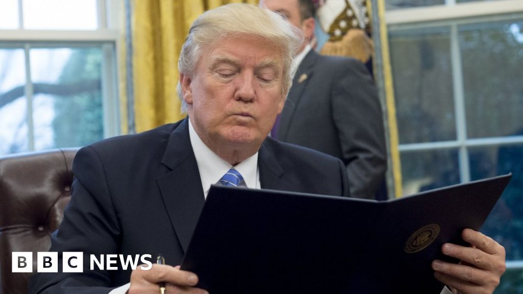 It's complicated: Trump's steep learning curve - BBC News