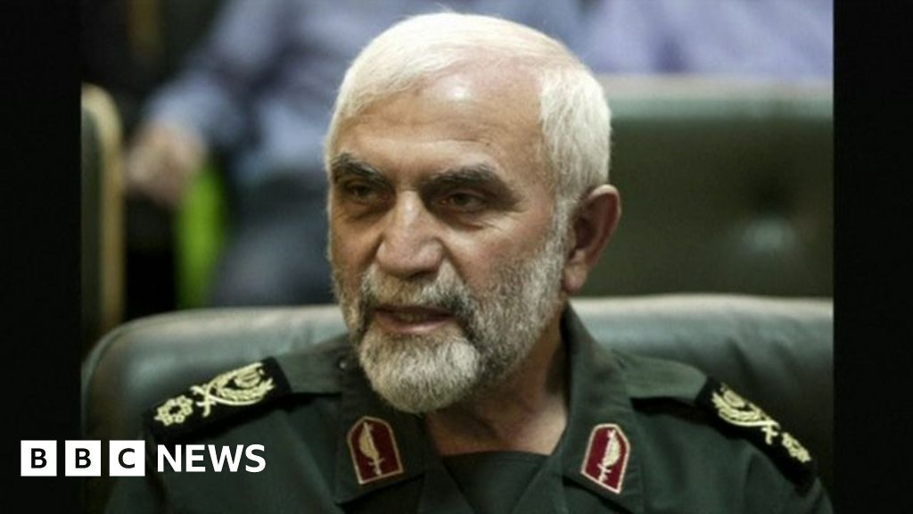 Leading Iranian general killed in Syria fighting IS - BBC News