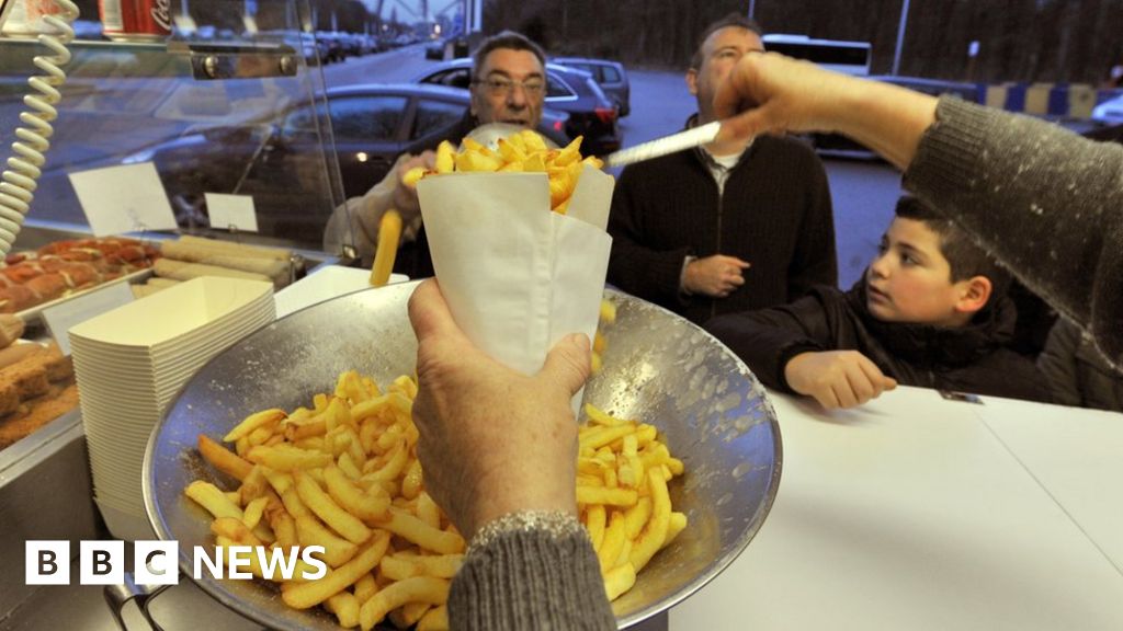 Belgian chips set to shrink due to drought - BBC News
