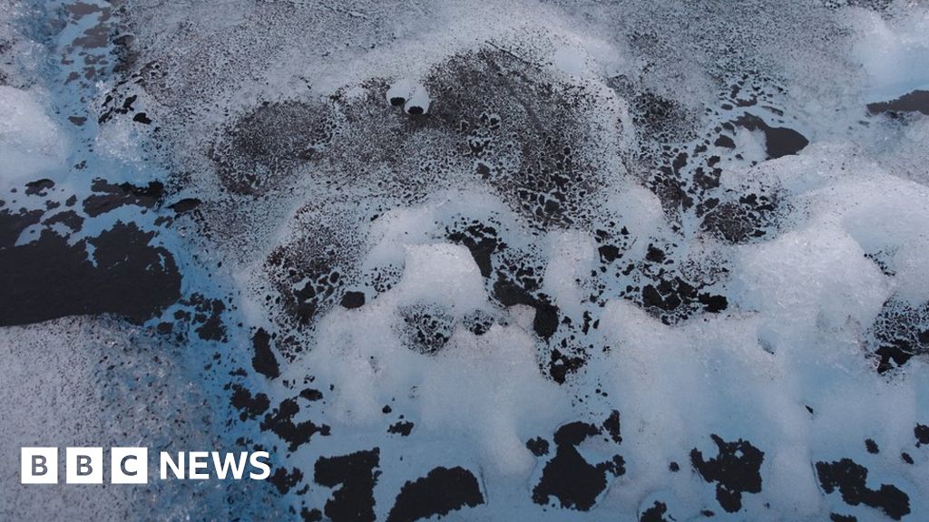 Climate change: Rain melting Greenland ice sheet 'even in winter'