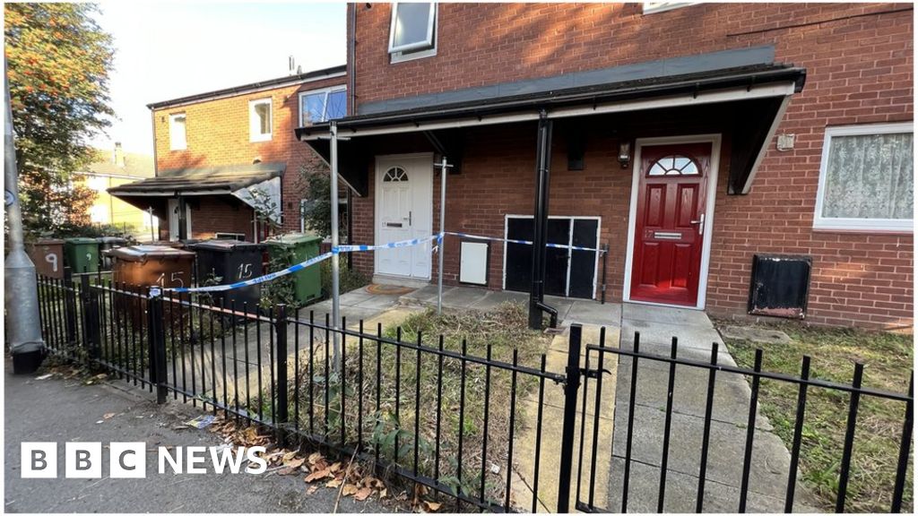 Leeds: Murder investigation after boy and woman found dead - BBC News
