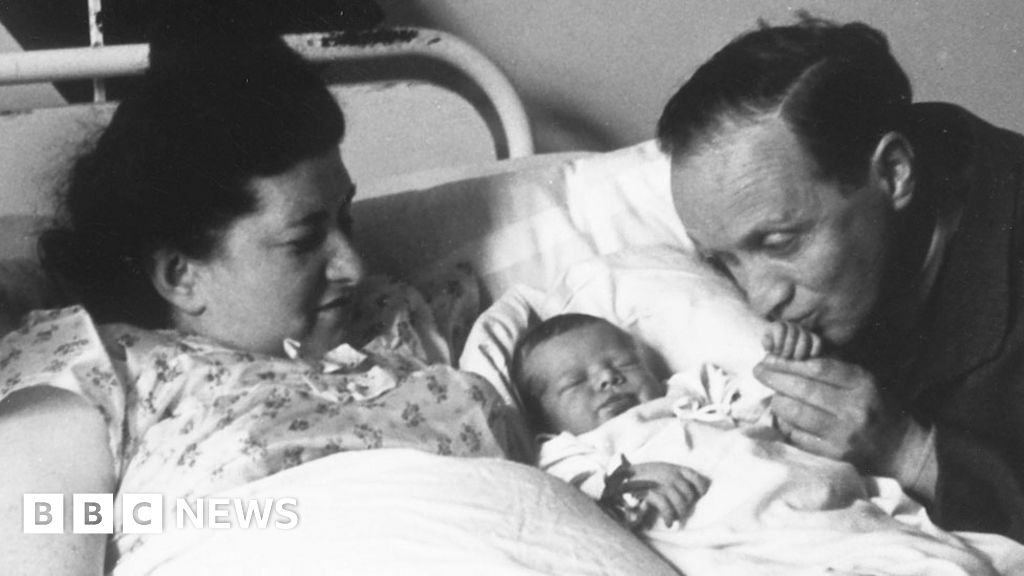 What's it like to be the child of a survivor? - BBC News