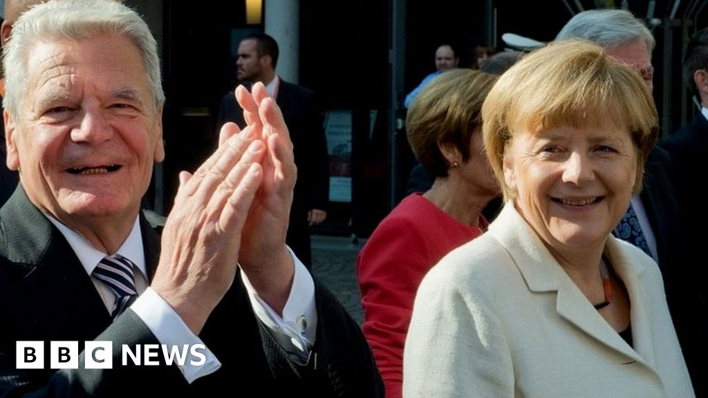 Merkel marks 25 years of unified Germany with migrant plea - BBC News