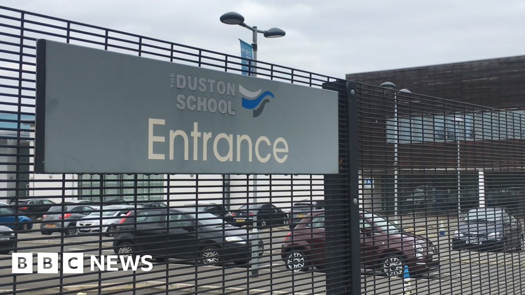 Rat infestation forces closure of The Duston School - BBC News