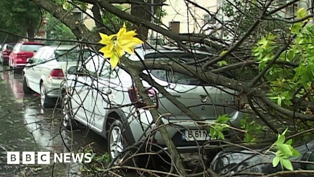 Aftermath of deadly Romania storm - BBC News
