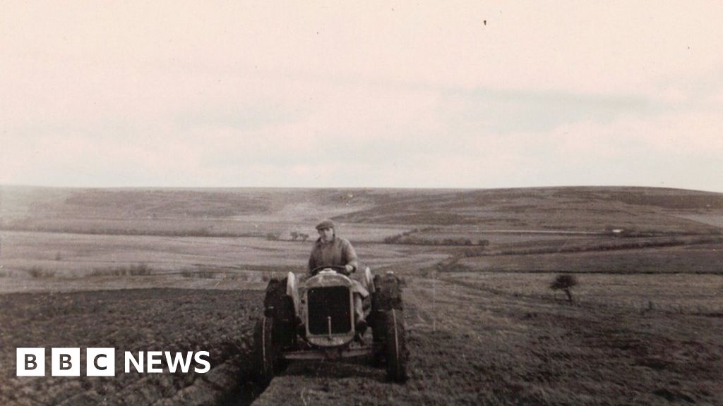 Epynt village clearance: Woman remembers, 80 years on - BBC News