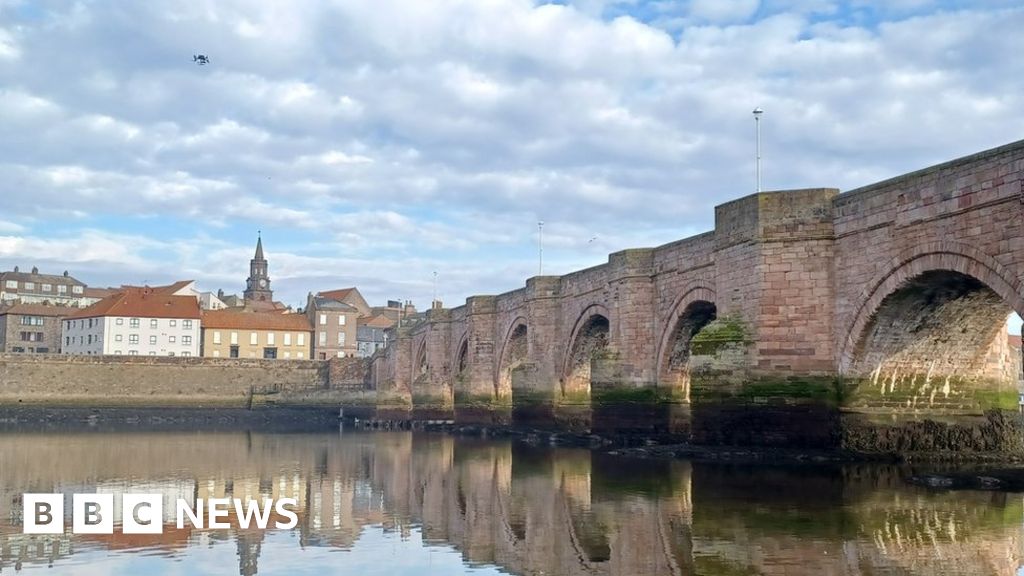 Berwick Old Bridge to be repaired for 400th anniversary - BBC News