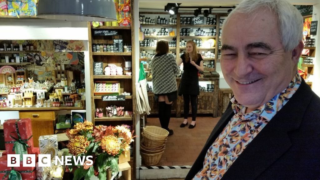 Why the boss of Lush likes to get up people's noses - BBC News