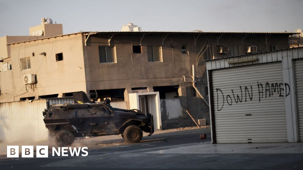 Bahrain revokes citizenship of 138 people after mass trial - BBC News