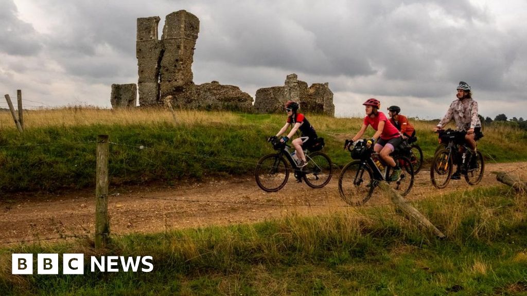 Norfolk's Rebellion Way long distance cycle route opens - BBC News