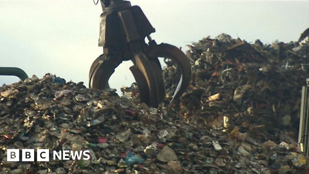 Scrap steel price drop adds to pressure on industry in Wales - BBC News