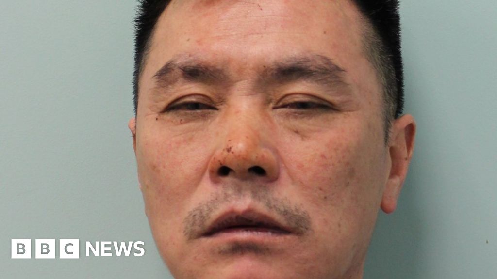 Murderer sent victim's photo to her family on WeChat - BBC News