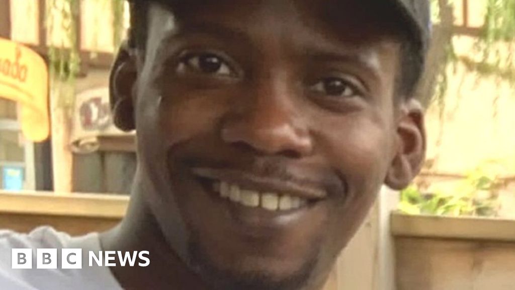 Waterloo stabbing: Three men charged with Adrian Keise's murder - BBC News