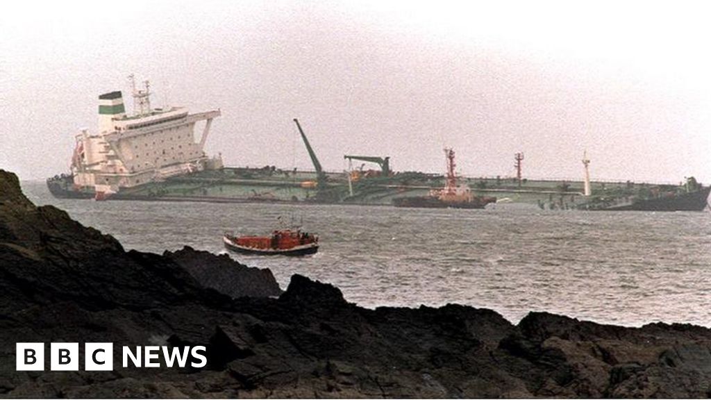 Sea Empress oil disaster: Lessons not learned, ex-MP says - BBC News