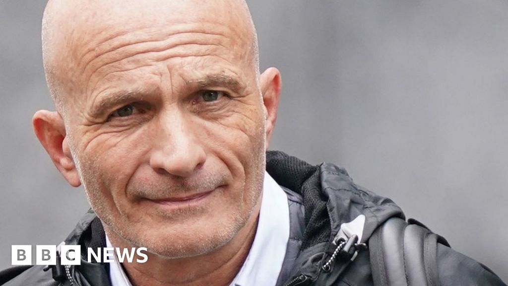 Kilburn man accused of stealing £1.5m from mother cleared - BBC News