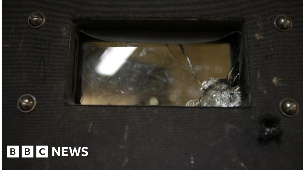 Paris attacks: Police speak of horror inside Bataclan - BBC News