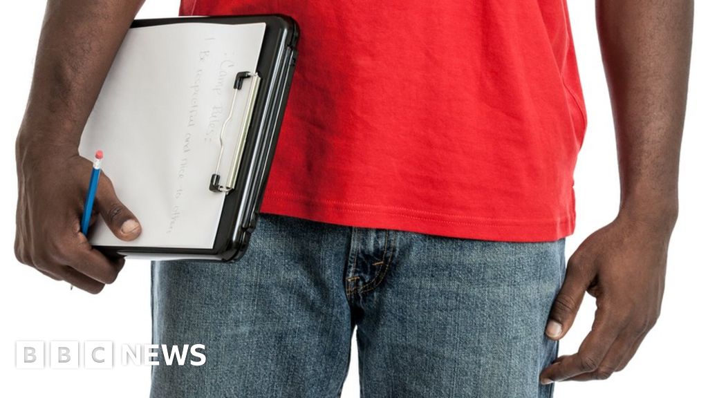 Kenya bans clipboards to curb exam cheating at schools - BBC News