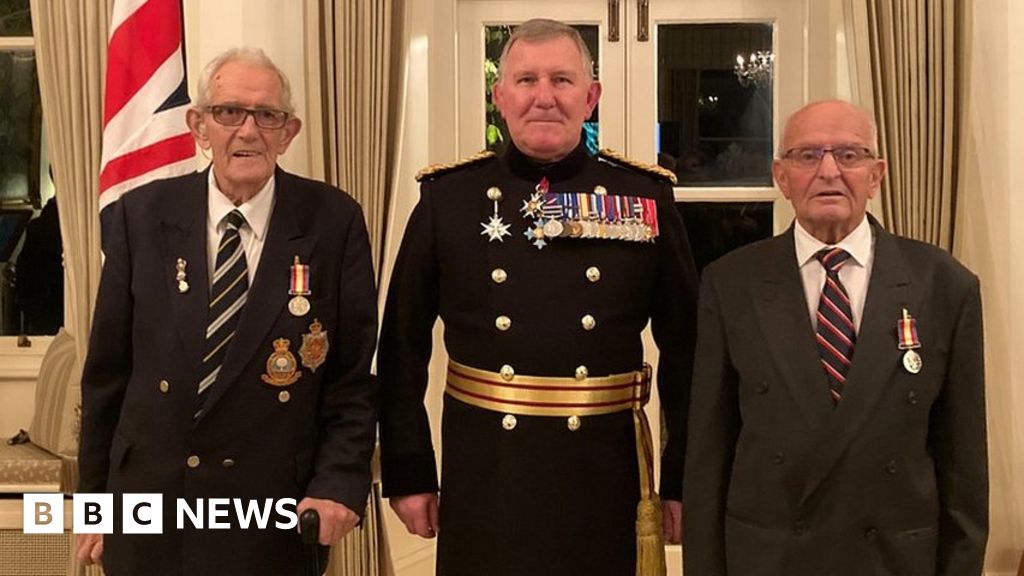 Guernsey men awarded Nuclear Test Medal for Pacific service - BBC News