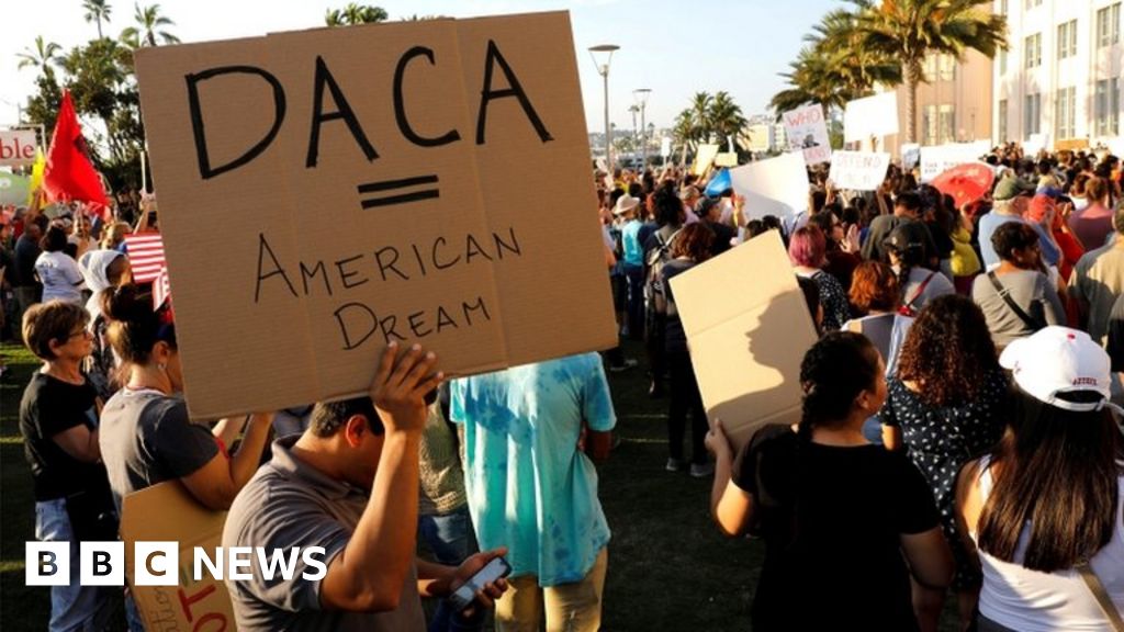Trump and Democrats 'to work on Daca Dreamers law' - BBC News