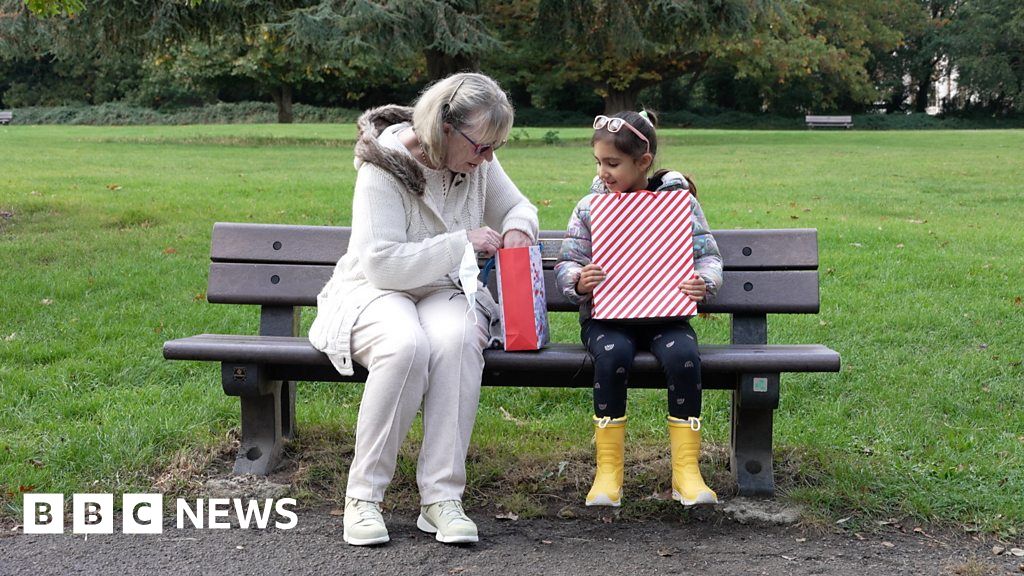 Covid: Pandemic pen pals meet after 18 months