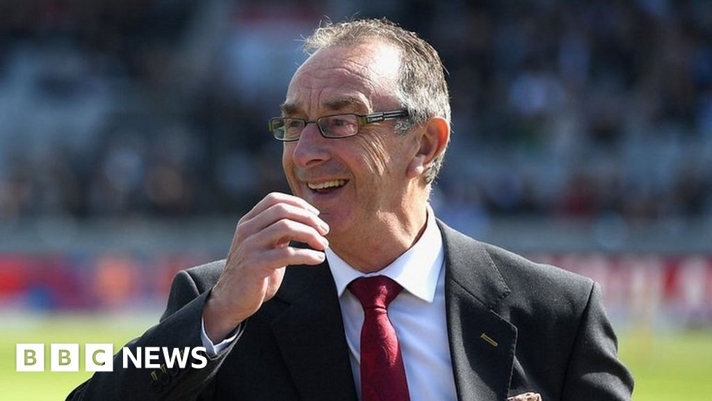 Cricket 'legend' David 'Bumble' Lloyd to get freedom of Accrington ...