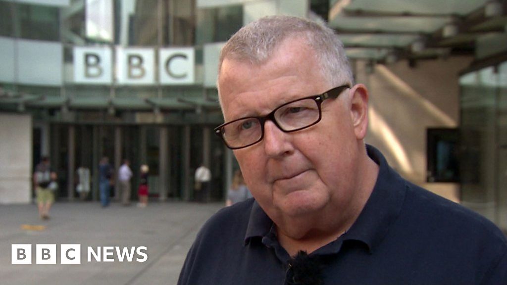 Steve Hewlett was the greatest Panorama editor, says Damazer - BBC News