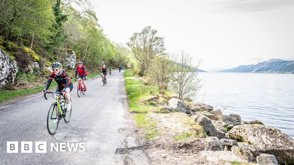 In pictures: Cycling's Loch Ness Etape - BBC News