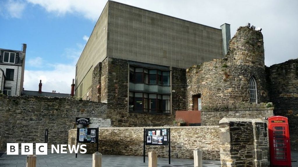 Campaign to bring Conwy civic hall back to life - BBC News