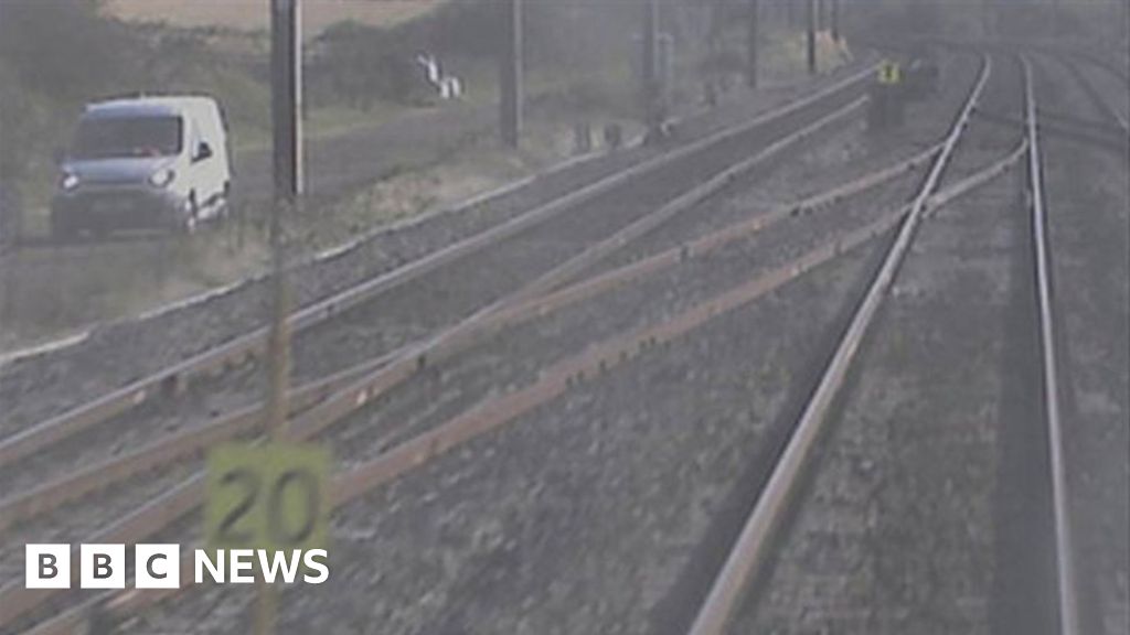 Distracted London-bound train driver went 100mph over limit - BBC News