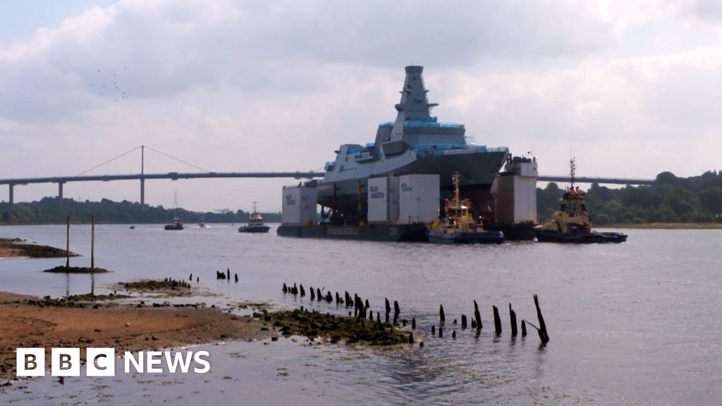 Watch: Royal Navy frigate floated under Erskine Bridge