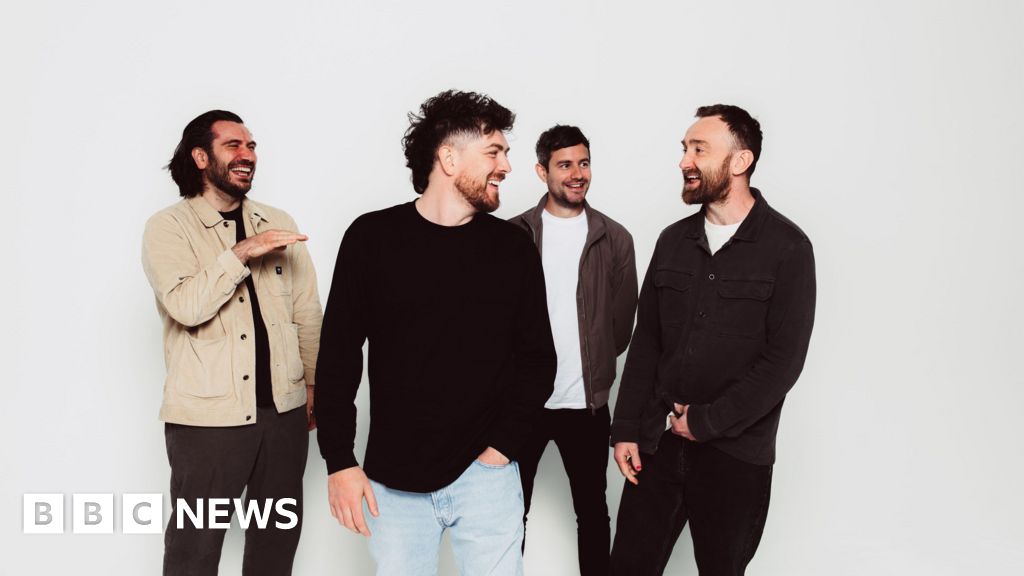 Twin Atlantic: From Glasgow bars to world class entertainment - BBC News