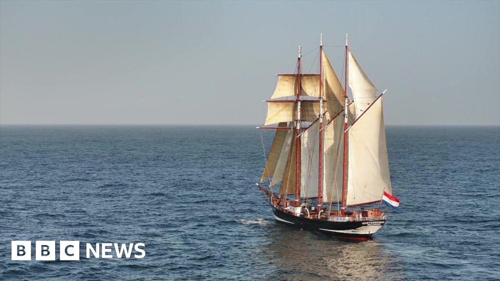 Darwin legacy voyage reaches Galapagos Islands