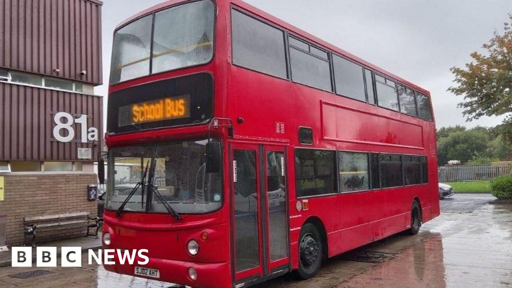 Peterborough primary school to install double-decker bus library