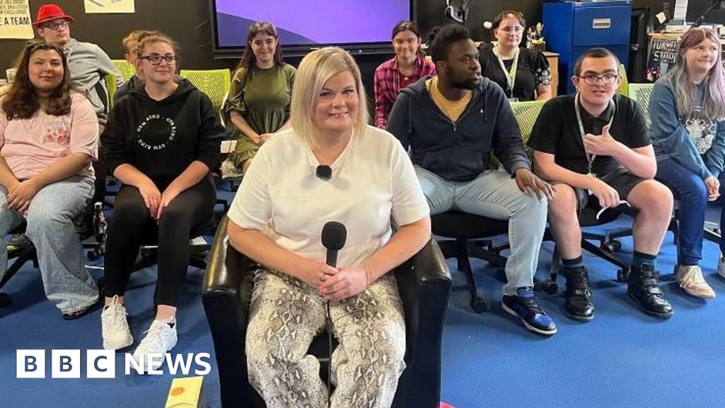 Stoke-on-Trent school's pupils grill BBC present Susan Hanks