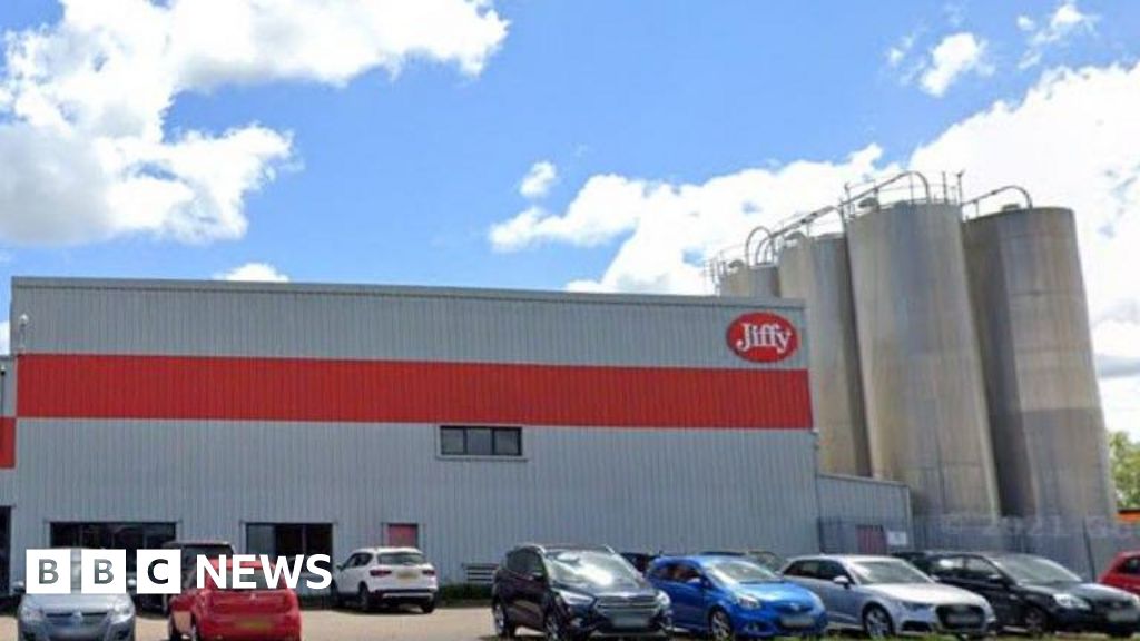 Jiffy factory workers to strike after rejecting 1.5% pay offer - BBC News