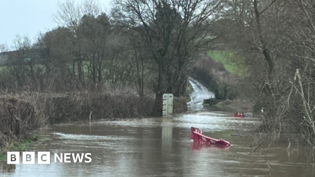 West Country: Storm Éowyn causes travel disruption and power cuts