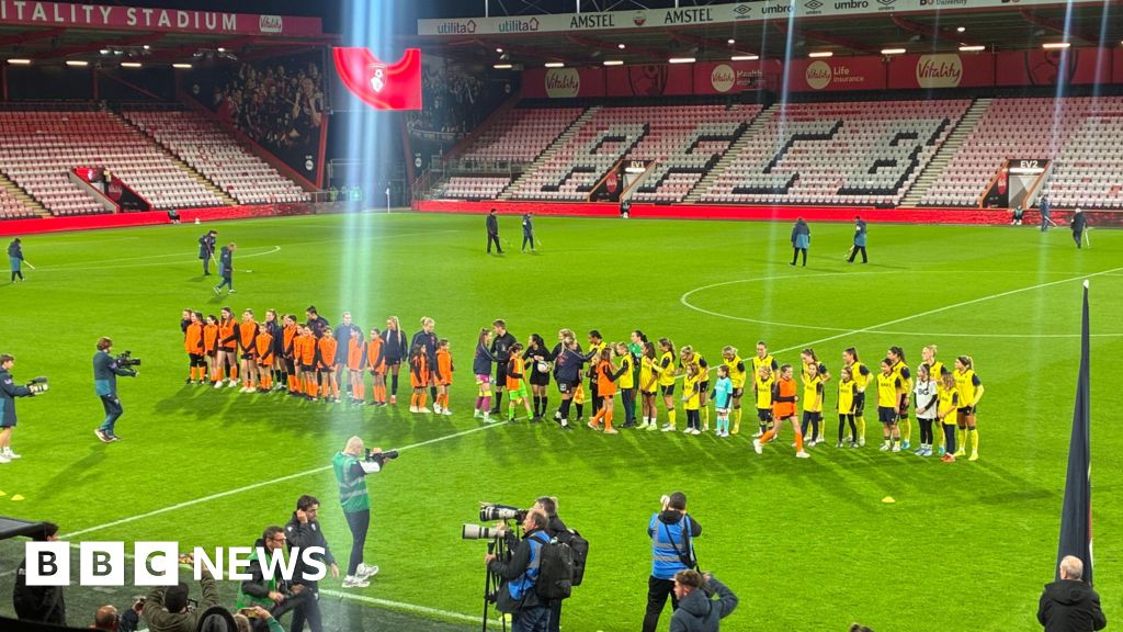 Thousands turn out to see AFC Bournemouth Women go top