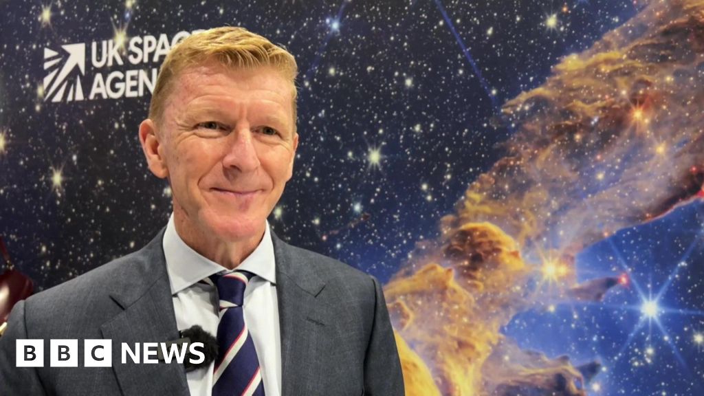 Tim Peake on taking Stoke City FC flag into space - BBC News
